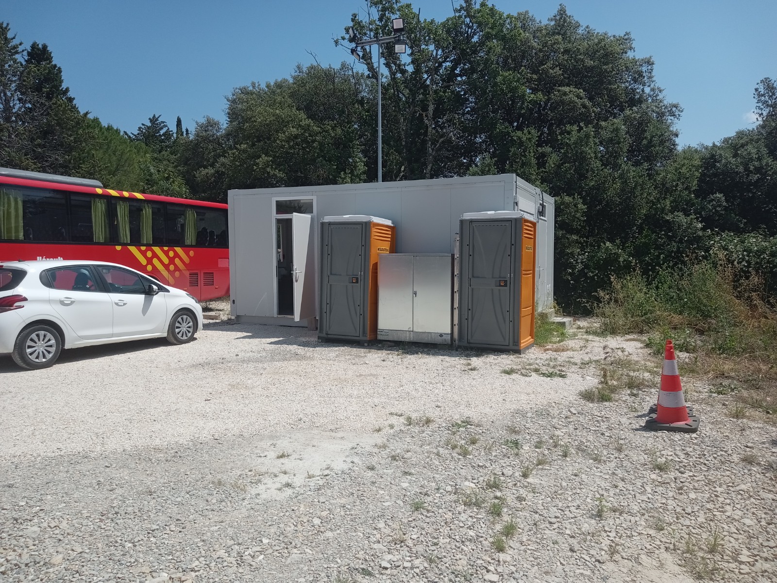 Raccordement en eau d'un algeco à Sommières - Monsieur Boris